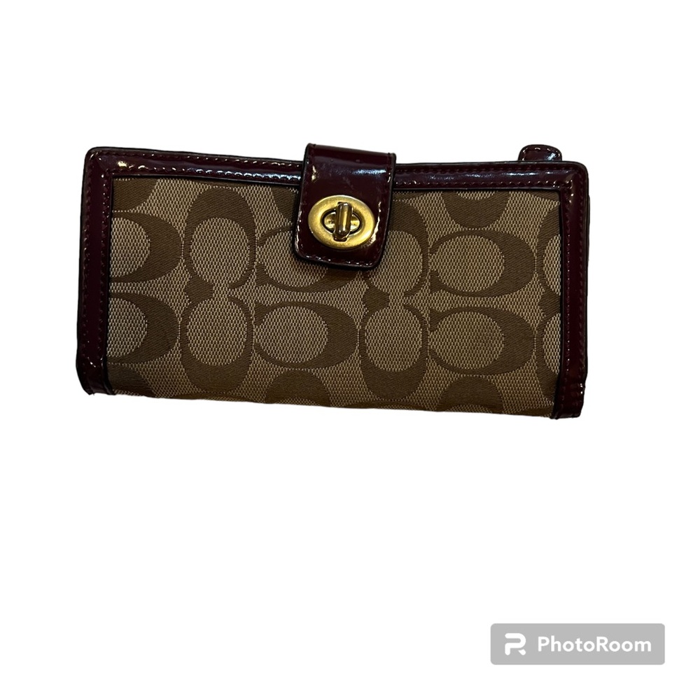 Coach Wallet: Signature & Plum Patent Leather Trim - Gem